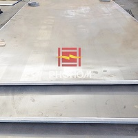 Explosive welding clad plates
